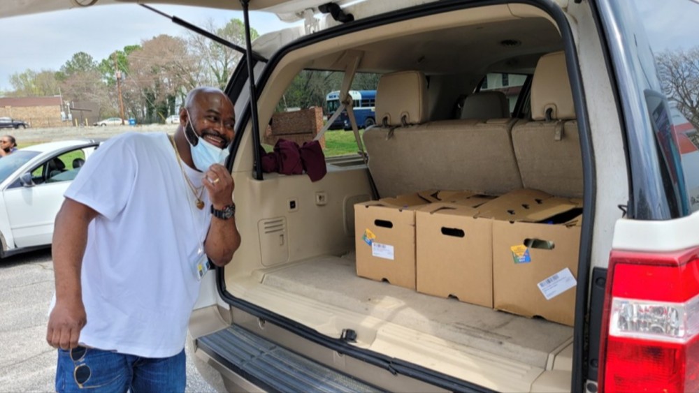 Food Pantry Car Ambassador | VOMO